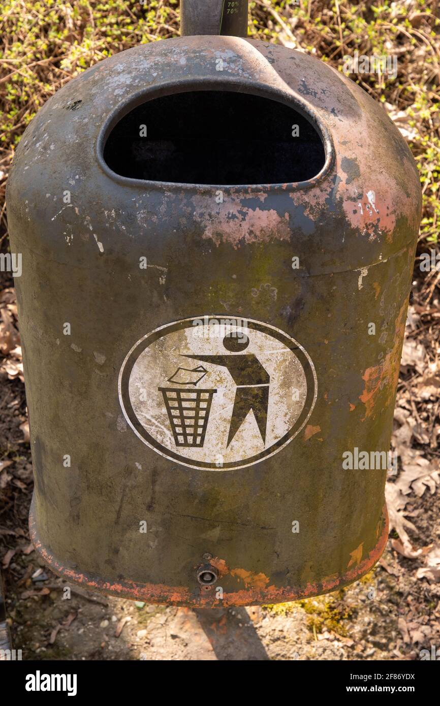 Trash dumped on dirt road hi-res stock photography and images - Alamy