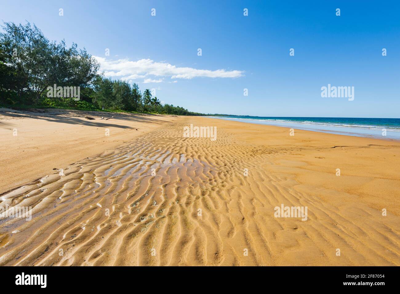 Lines in sand hi-res stock photography and images - Alamy