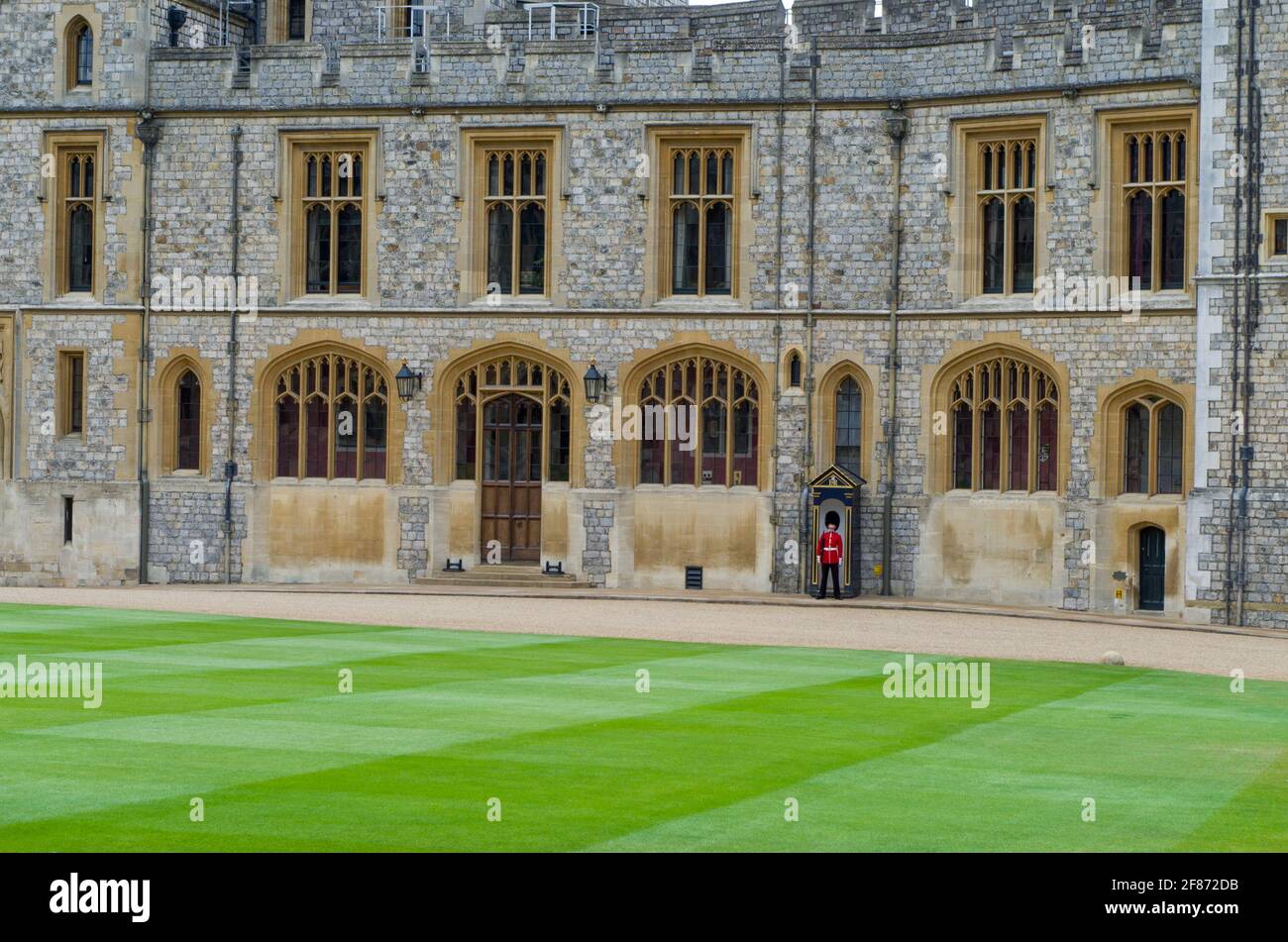 Windsor castle and quadrangle hi-res stock photography and images - Alamy