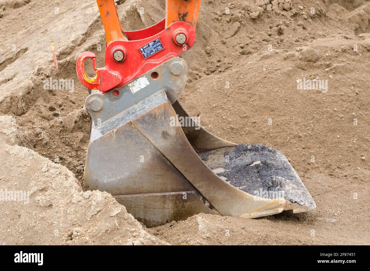 Hydraulic bucket hi-res stock photography and images - Alamy