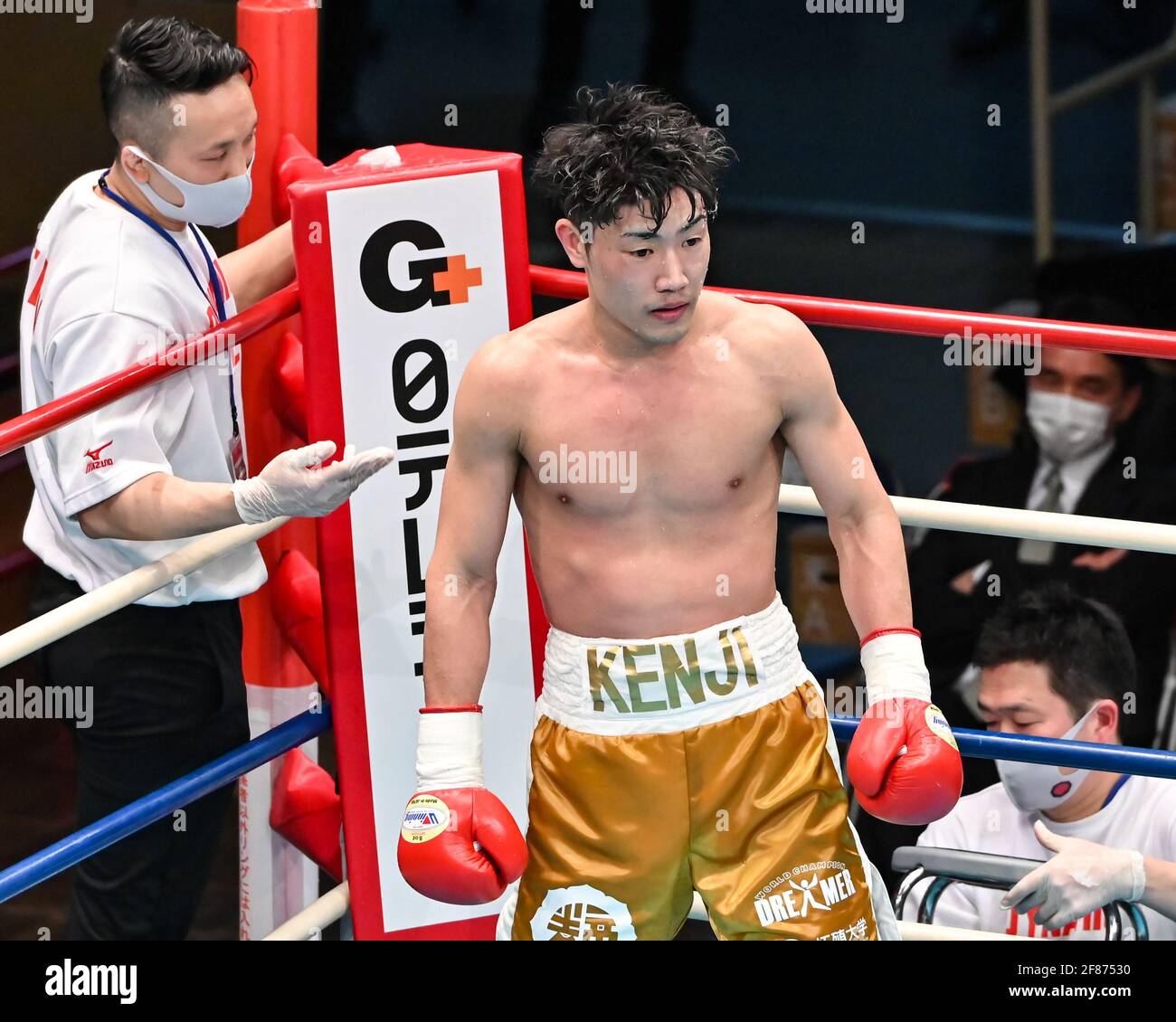 Kenji Fujita, Kimura, MACH 25, 2021 - Boxing : 6R featherweight bout at Korakuen Hall in Tokyo ...