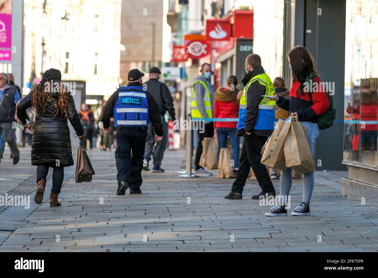 Covid reopen hi-res stock photography and images - Alamy