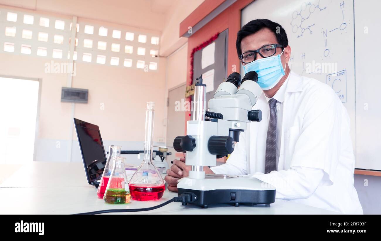 Catalyst experiment hi-res stock photography and images - Alamy