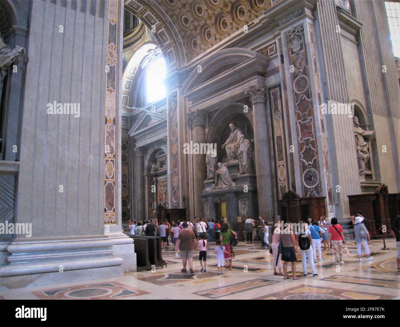 Saint peter church rome hi-res stock photography and images - Alamy