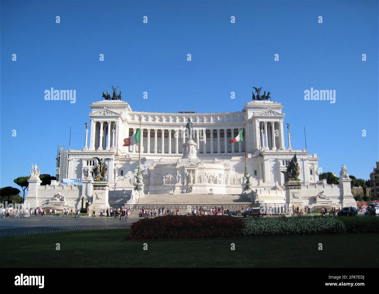 Victor emmanuel ii monument hi-res stock photography and images - Alamy