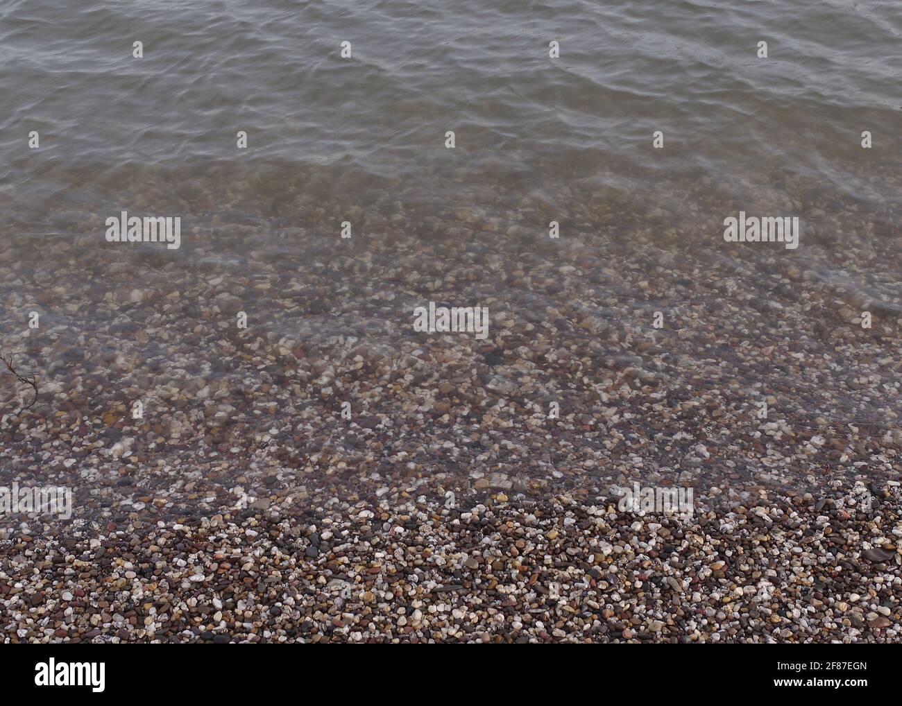 Riverbed shingle hi-res stock photography and images - Alamy