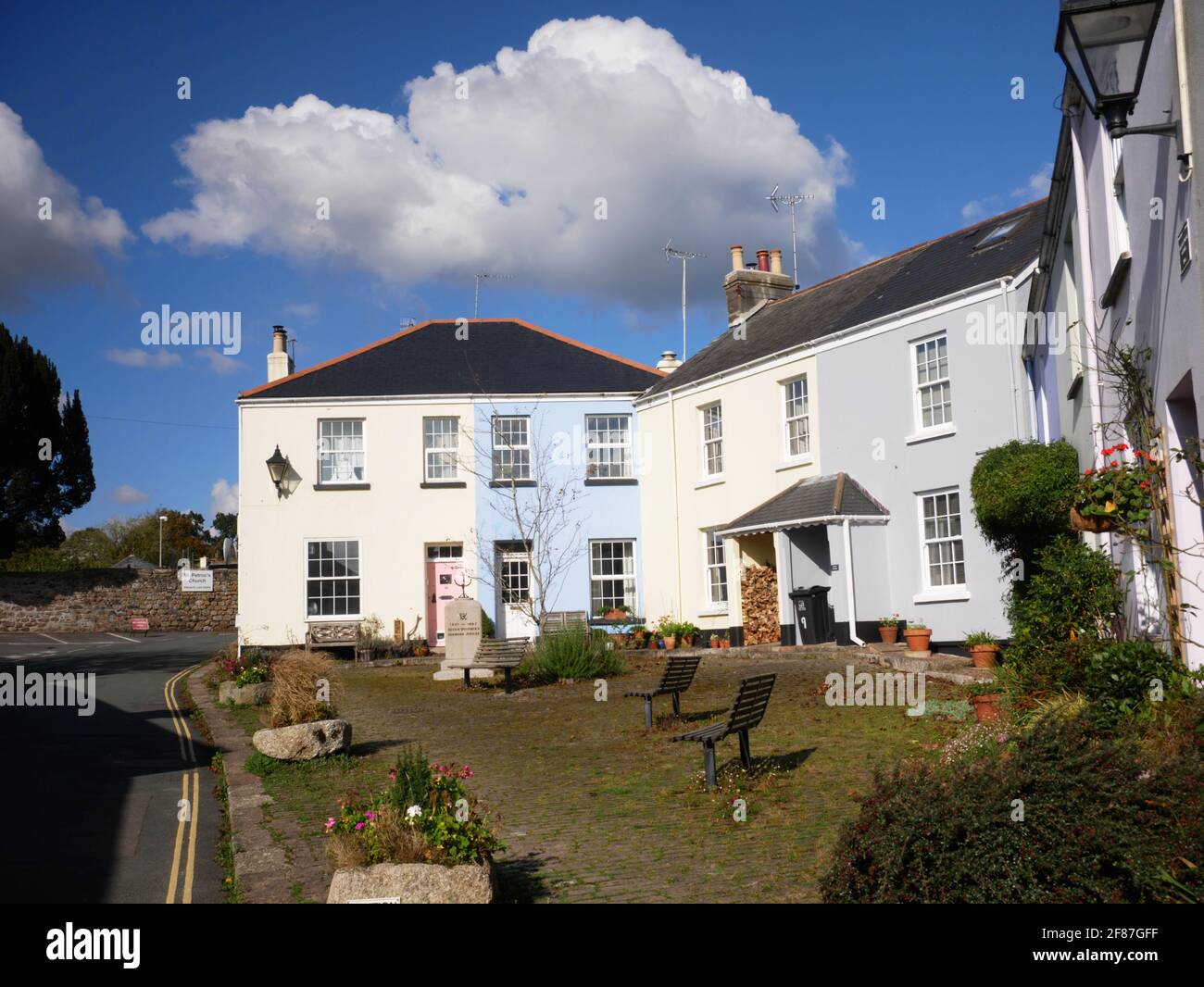 Wellington square hi-res stock photography and images - Alamy