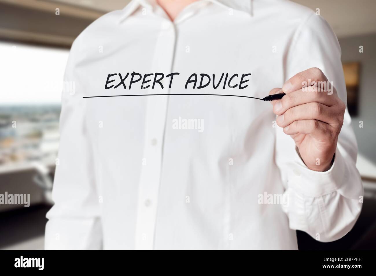 Customer service expert hi-res stock photography and images - Alamy