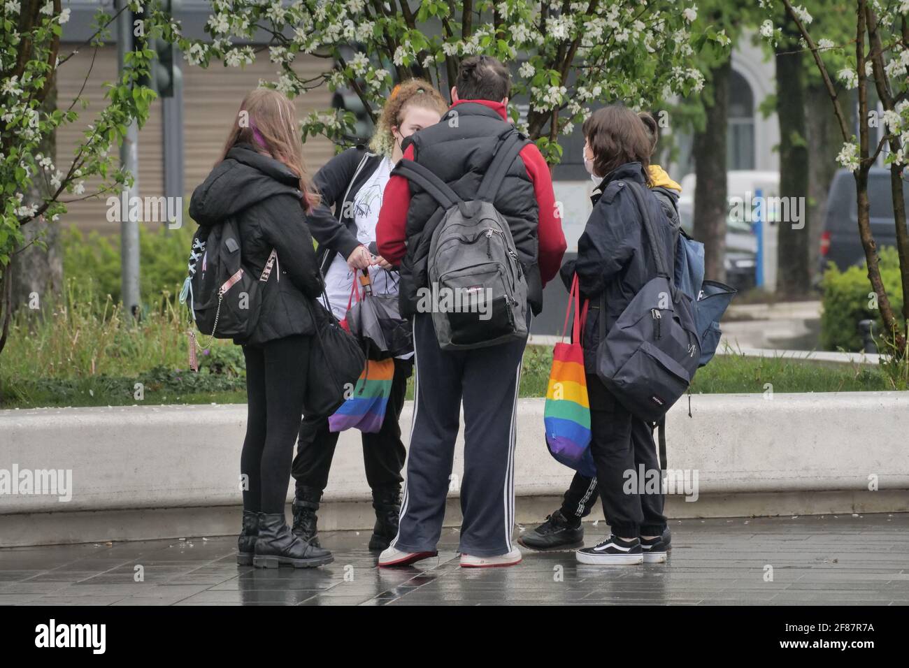 After many months, major schools in Italy reopen, the first day of ...