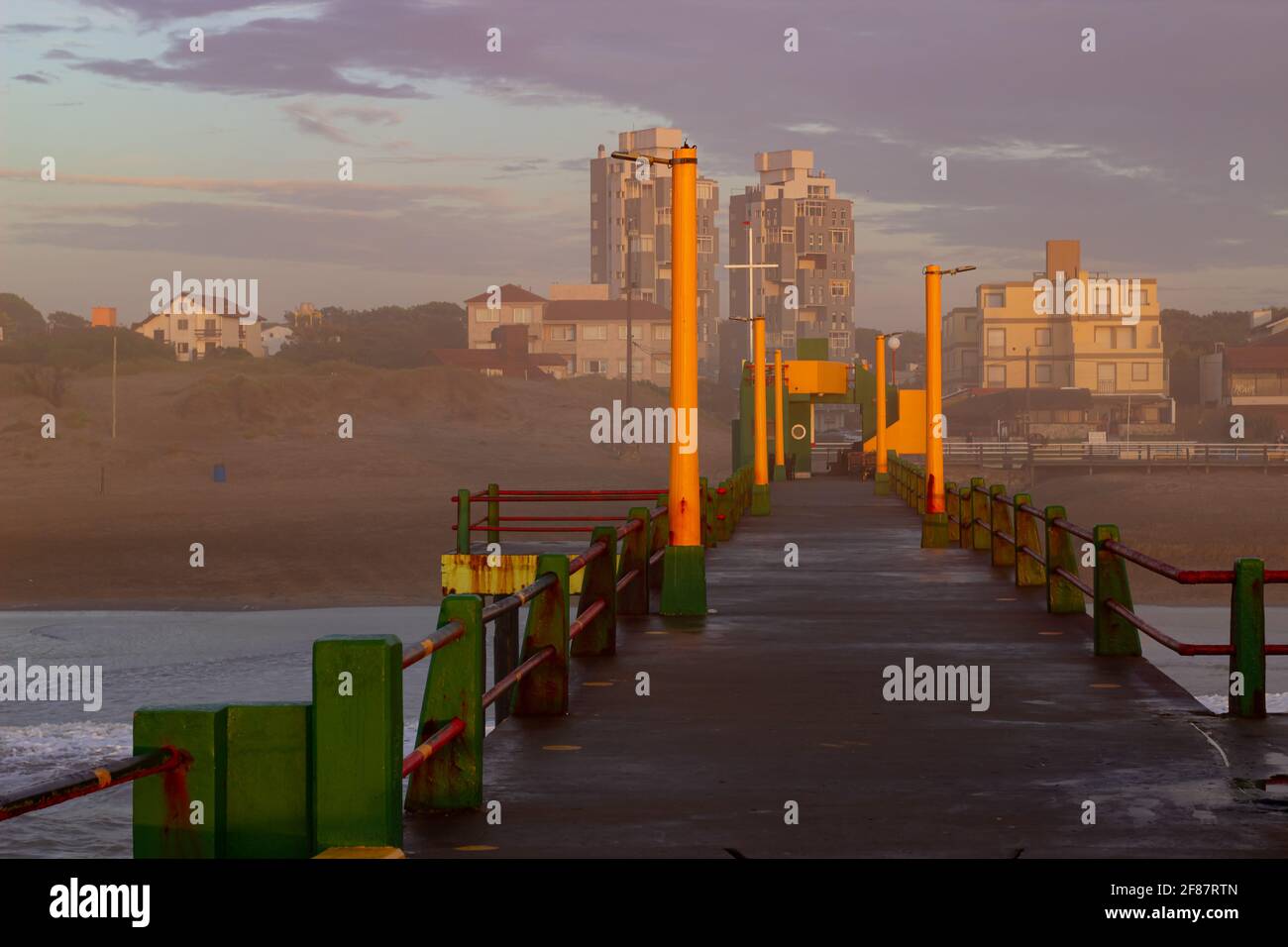 Seaside quay pier hi-res stock photography and images - Alamy