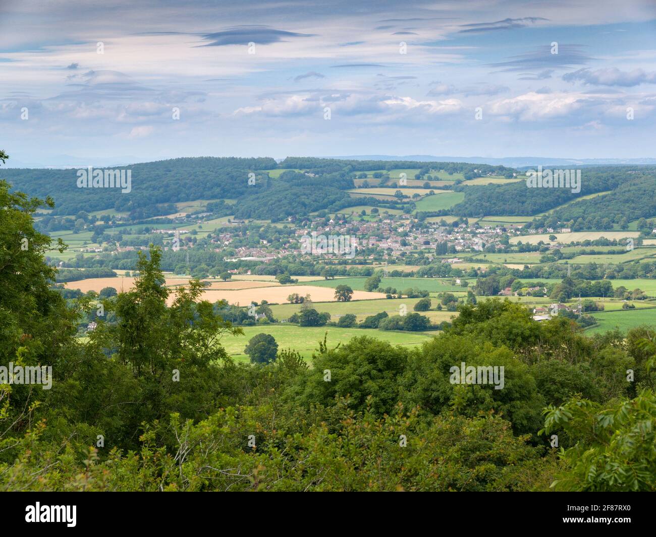 Fields and hills in england hi-res stock photography and images - Alamy