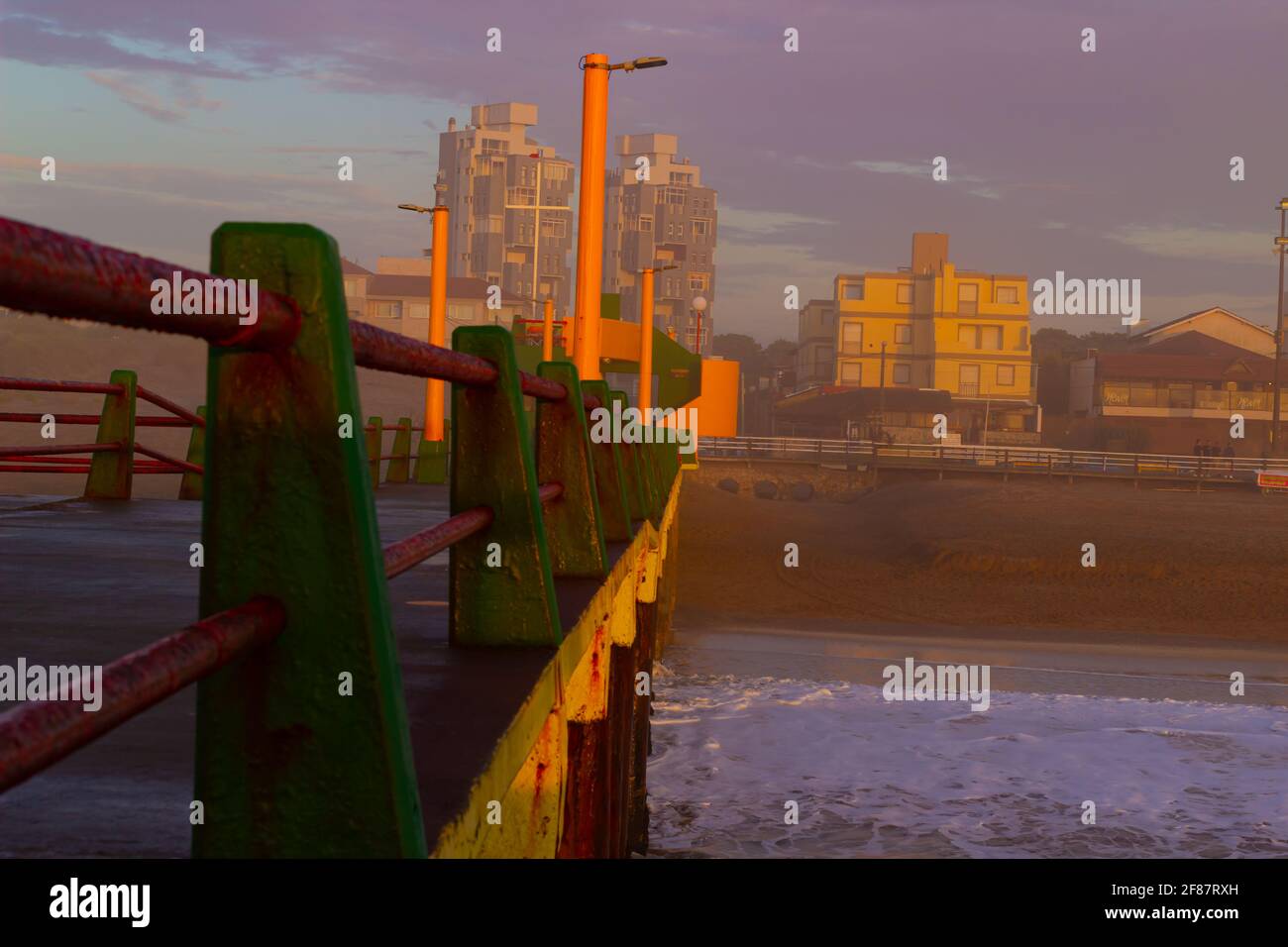 Seaside quay pier hi-res stock photography and images - Alamy