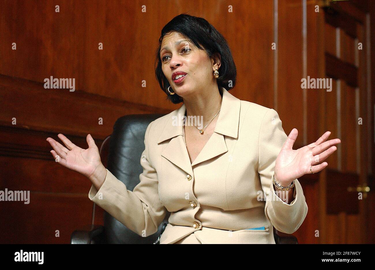 Dr beverley malone hi-res stock photography and images - Alamy