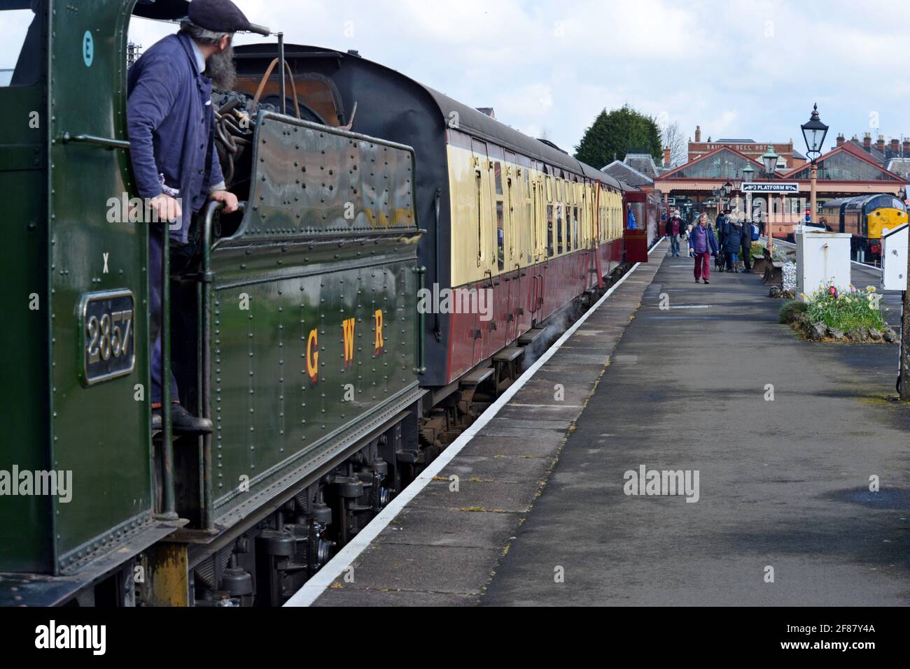 Gwr train driver hi-res stock photography and images - Alamy