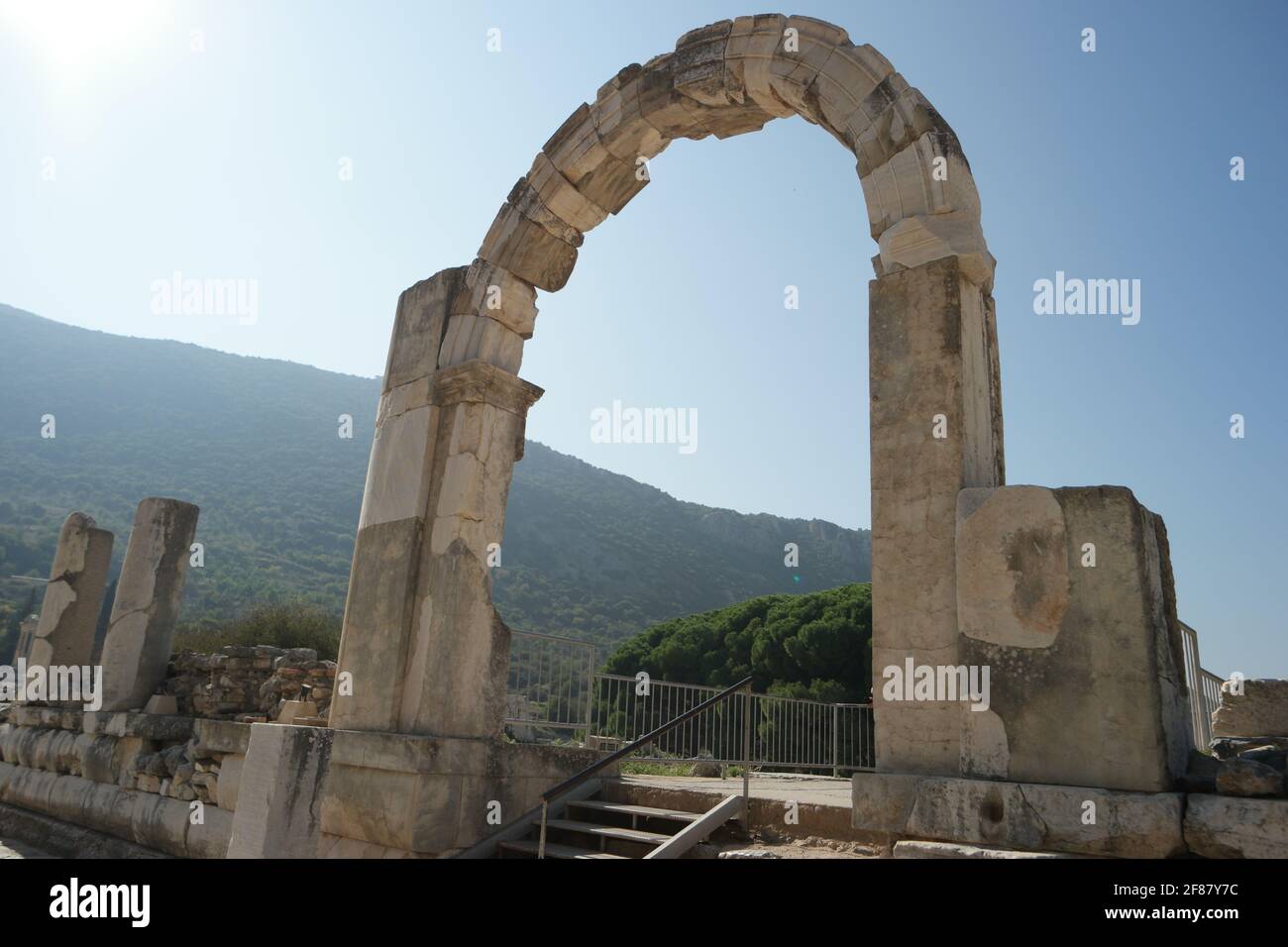 Arch structure in ephesus hi-res stock photography and images - Alamy