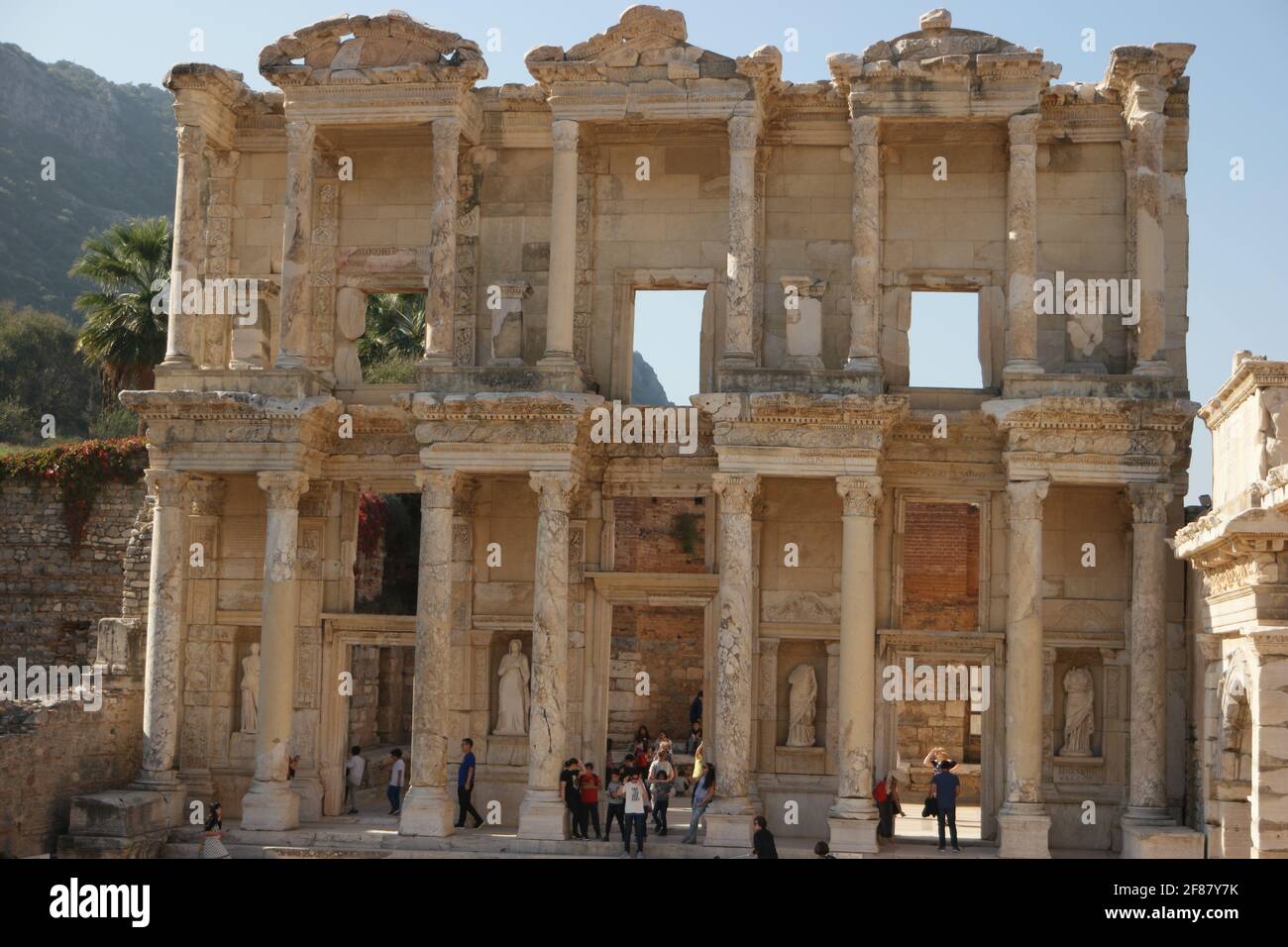 Central Library of the ancient city of Ephesus, Turkey Stock Photo - Alamy