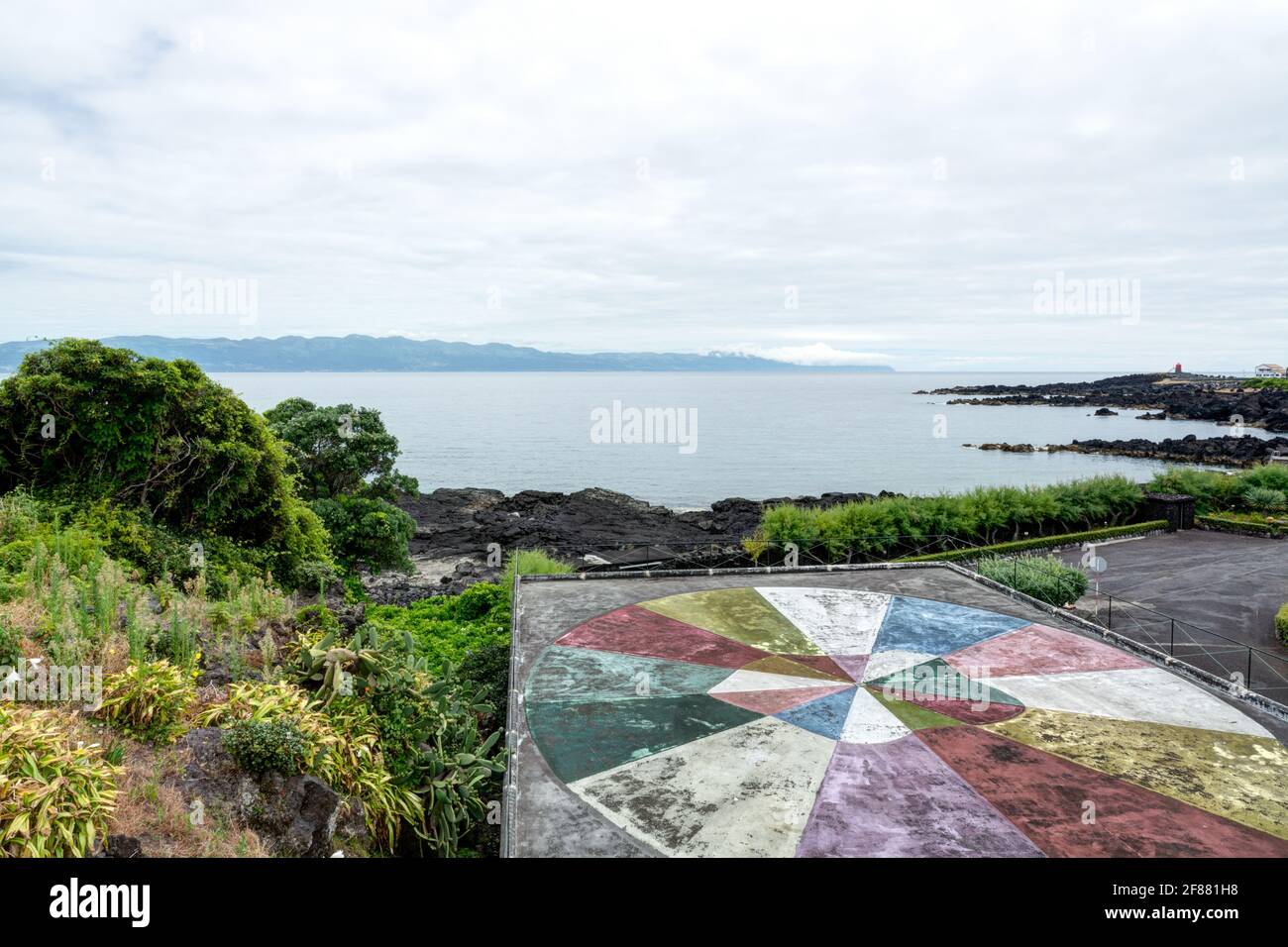 Island platform hi-res stock photography and images - Alamy