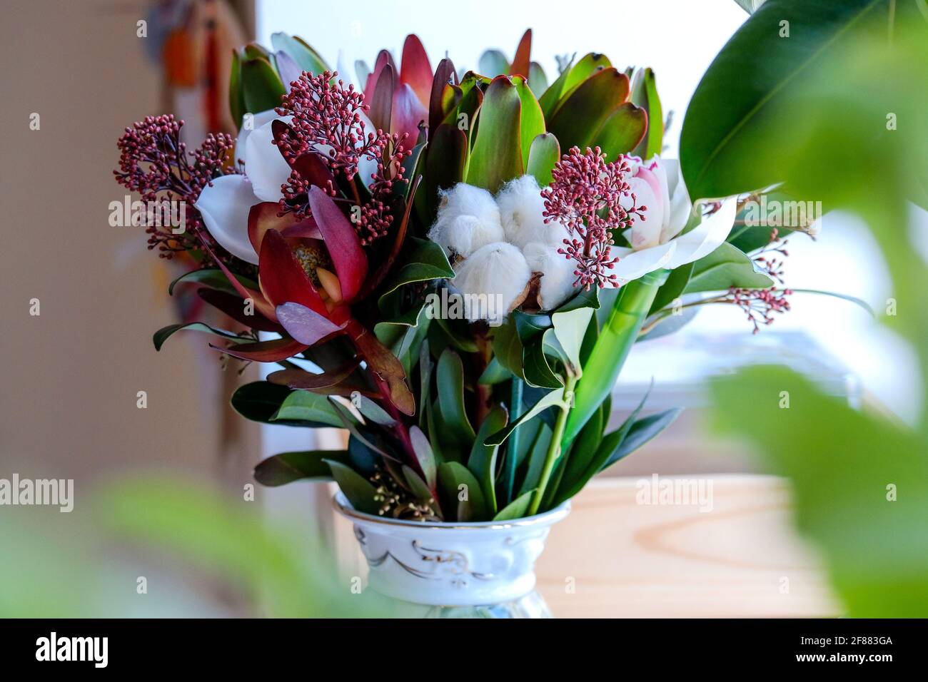 Modest flowers hi-res stock photography and images - Alamy