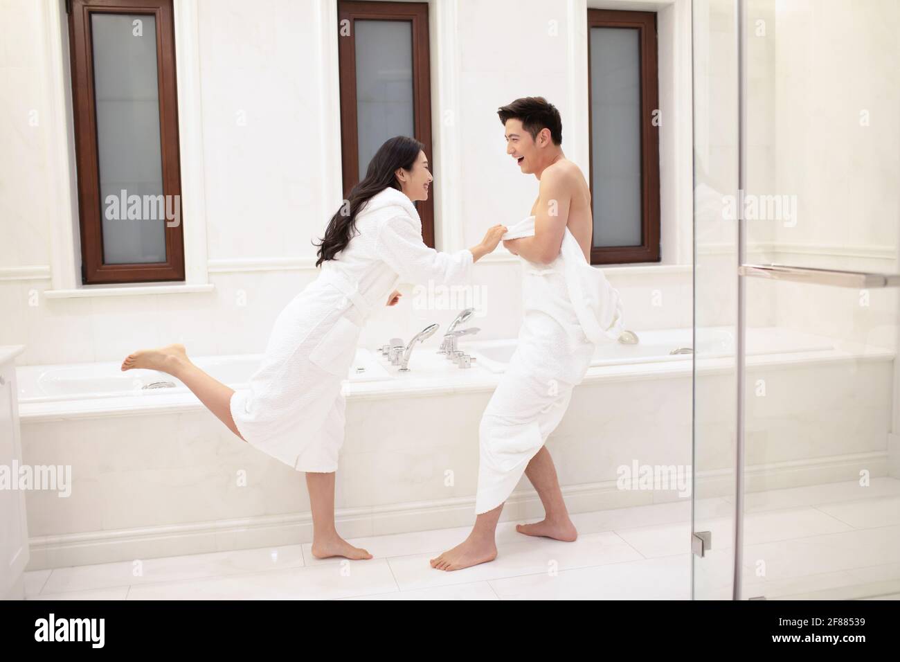 People having fun in tub hi-res stock photography and images - Alamy