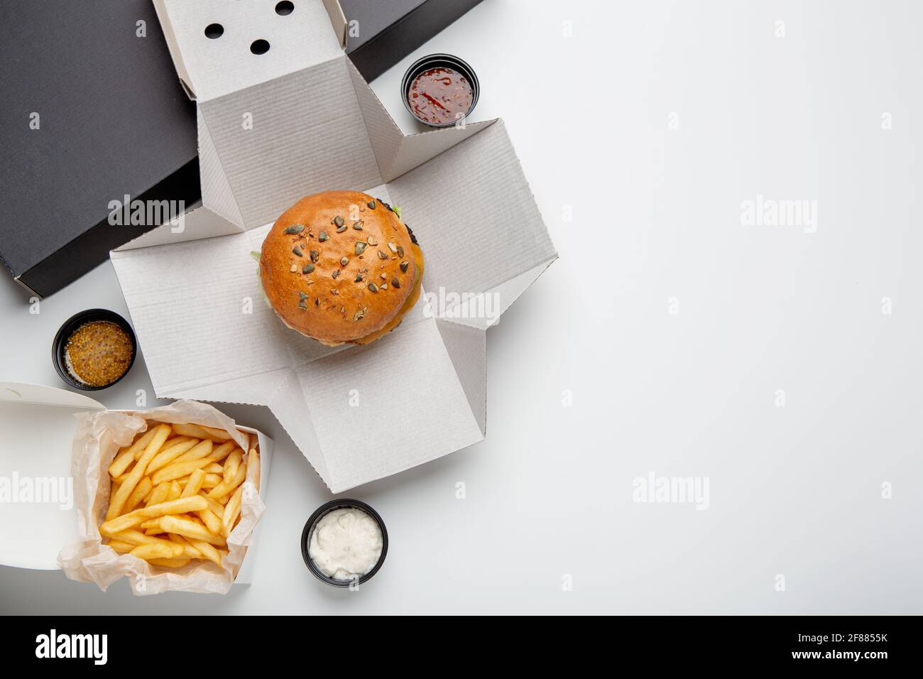 Delicious junk fast food, snacks delivery to client home or office ...