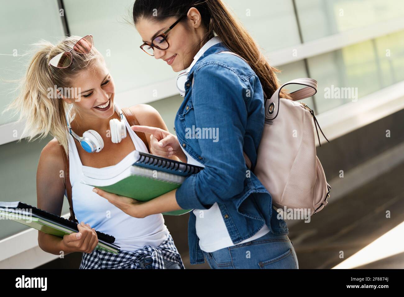 College students studying on university campus outdoor Stock Photo - Alamy