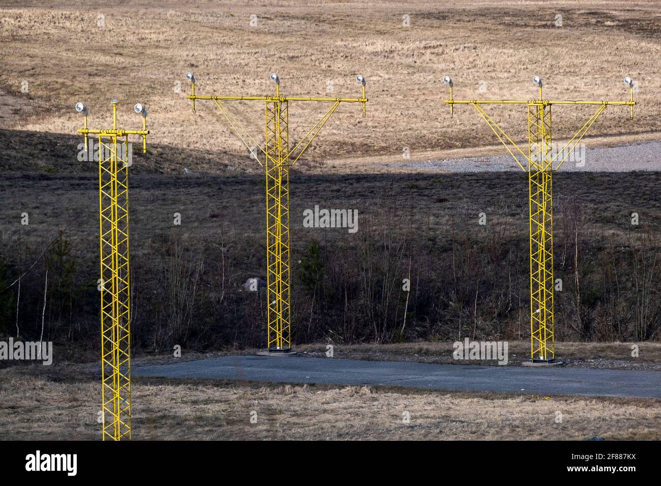 Runway markings hi-res stock photography and images - Alamy