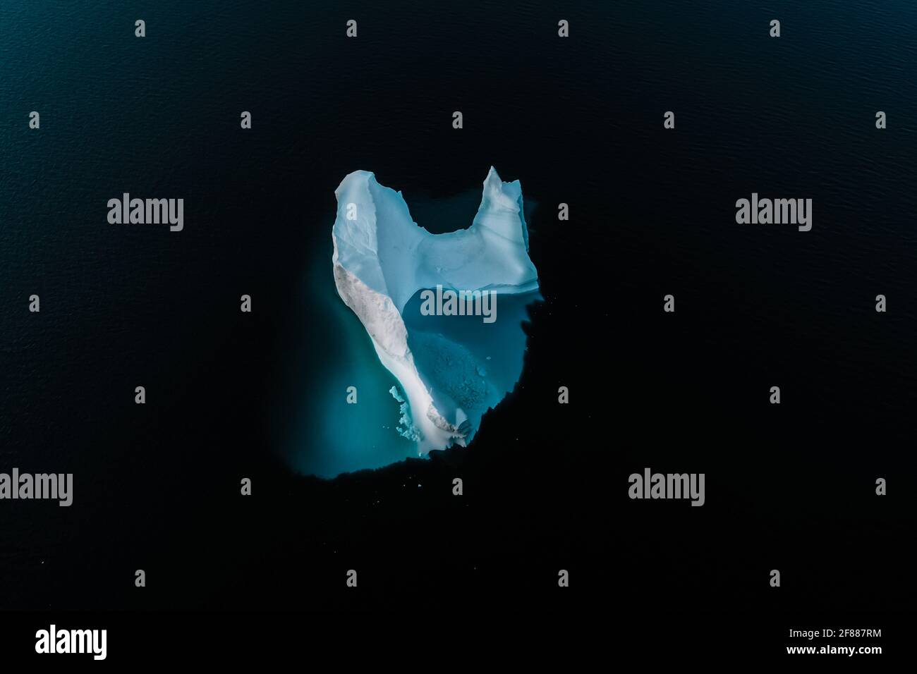 Giant 70m iceberg breaks off glacier hi-res stock photography and ...