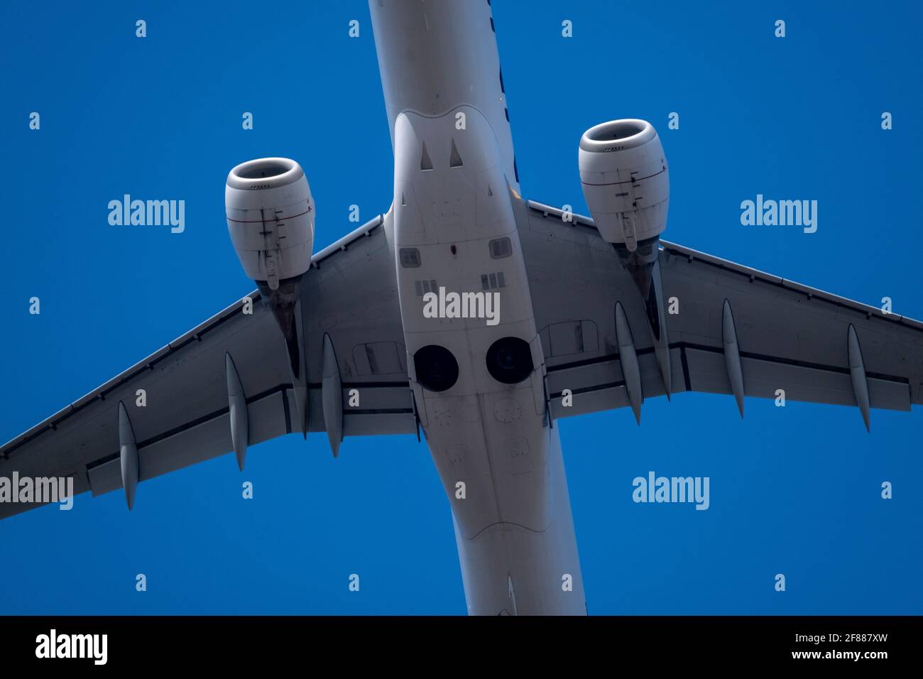 Airplane fuselage hi-res stock photography and images - Alamy