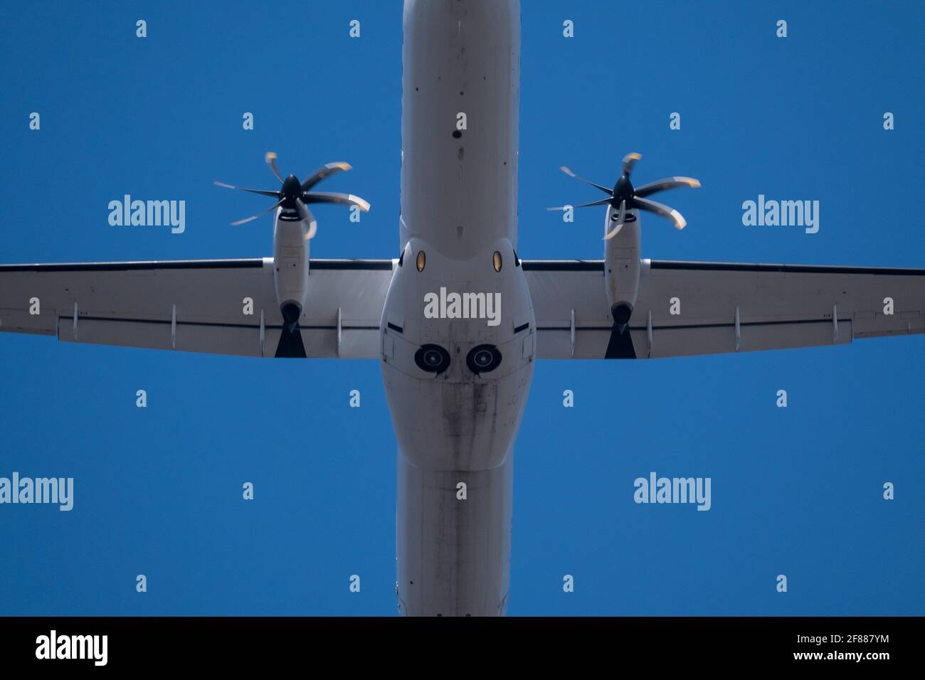 Aviation turboprop hi-res stock photography and images - Alamy
