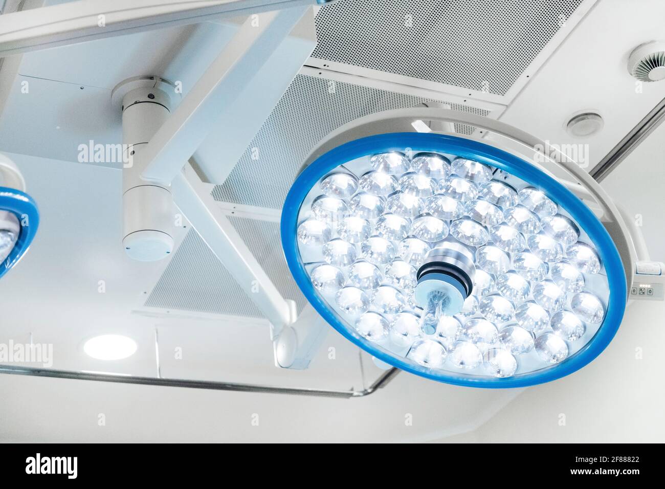 The operating room lamps in the hospital Stock Photo - Alamy