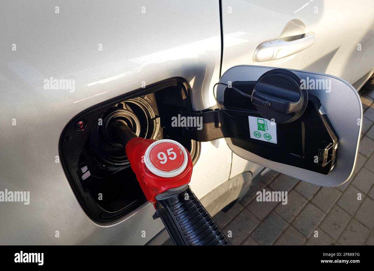 Petroleum pollution hi-res stock photography and images - Alamy