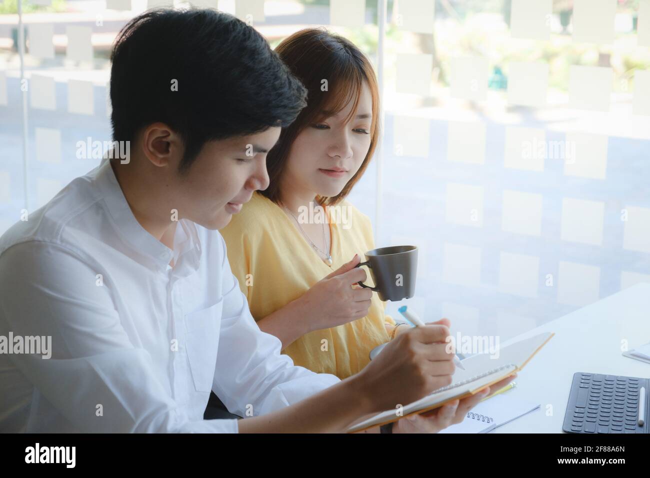 Account sharing hi-res stock photography and images - Alamy