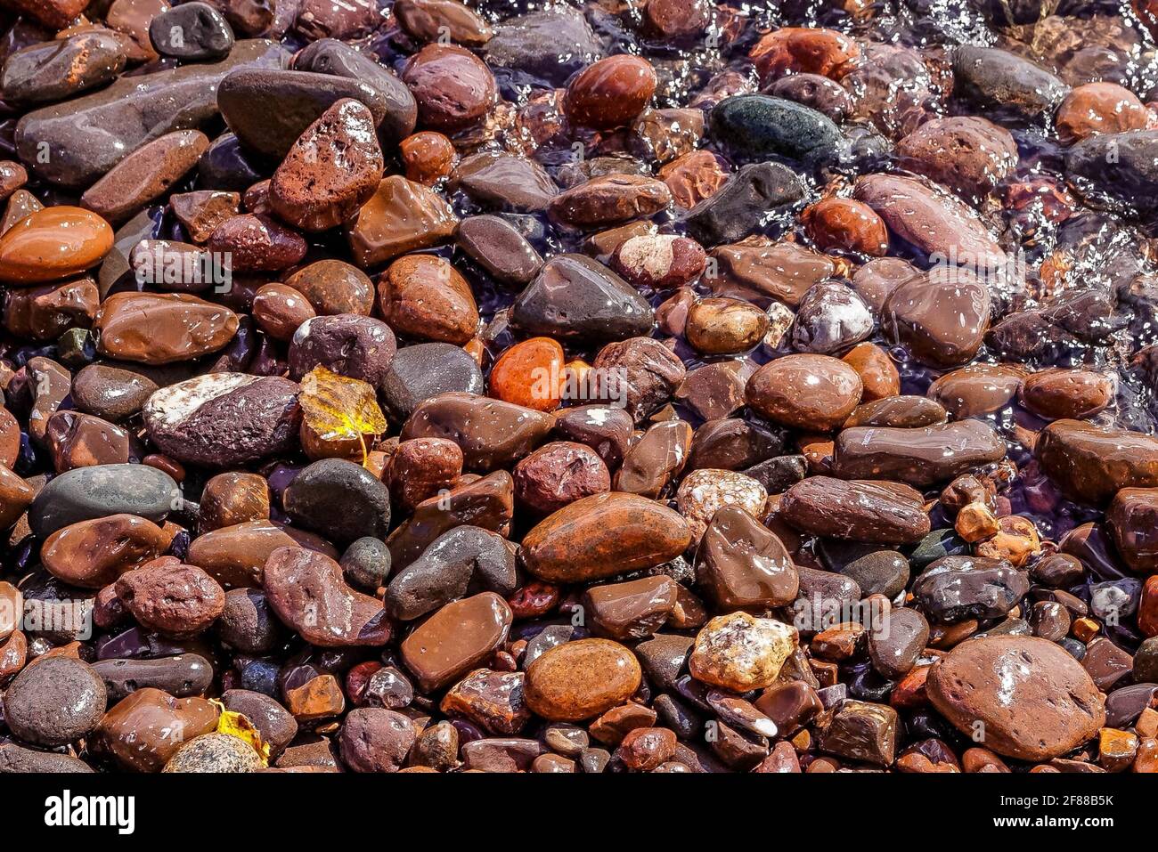Lake superior stones hi-res stock photography and images - Alamy