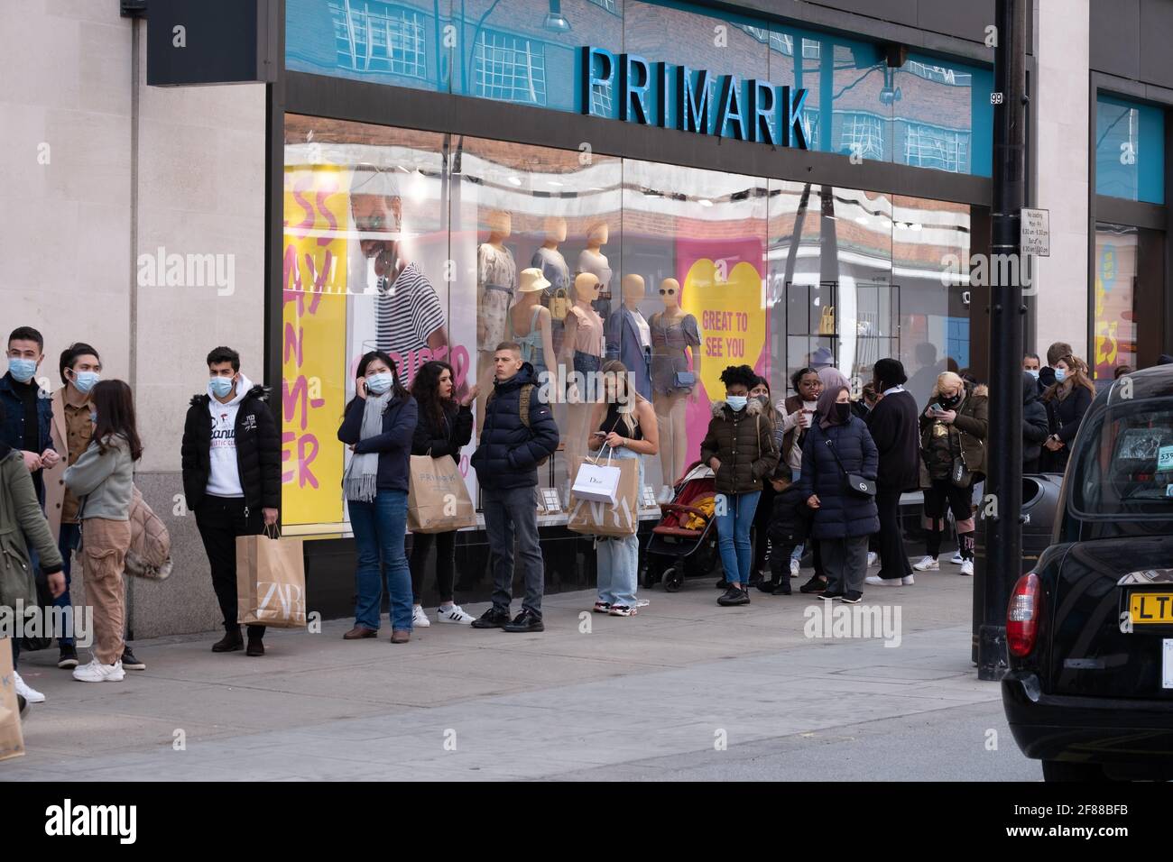 Primark in oxford street hi-res stock photography and images - Alamy