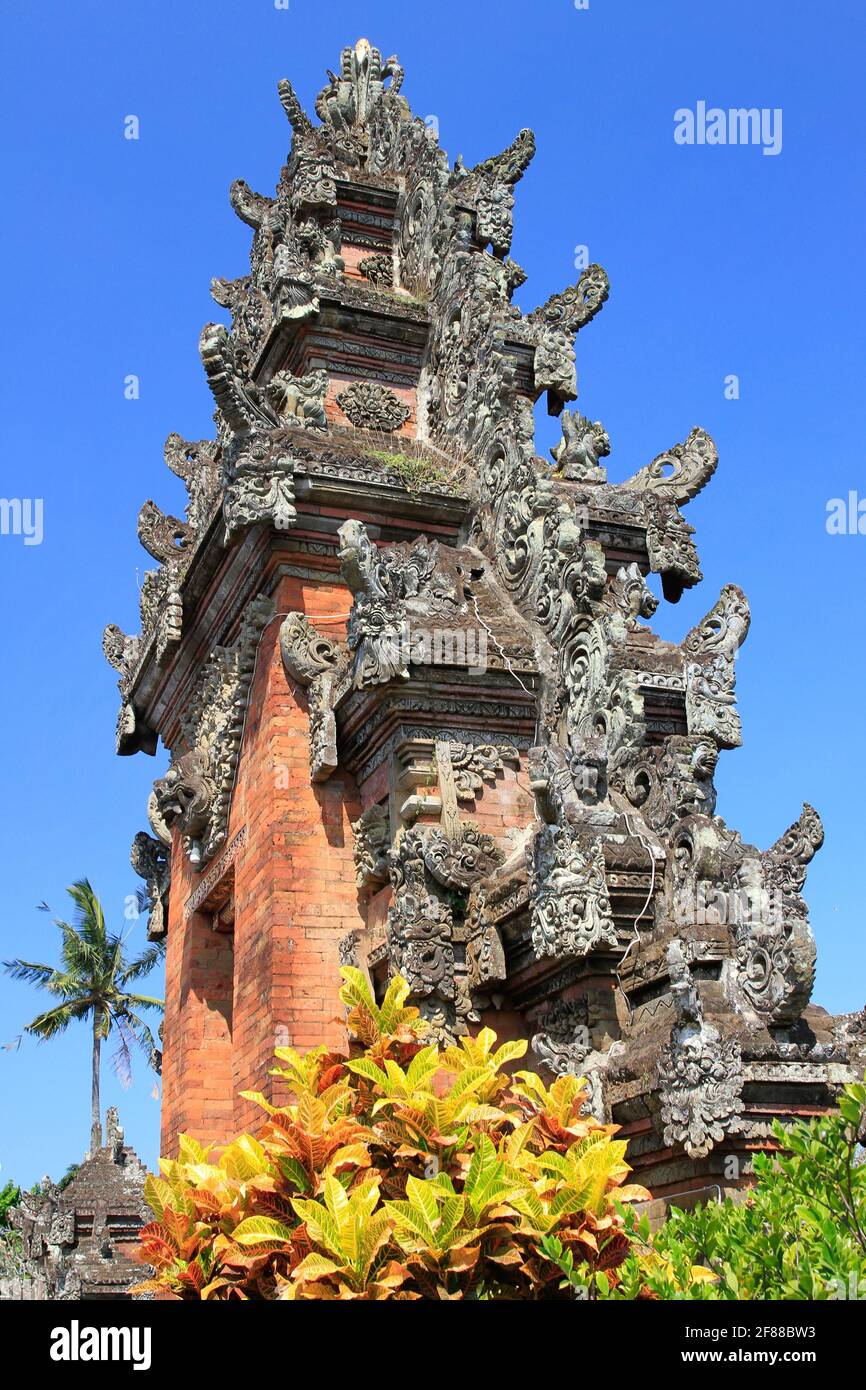 Indonesia temple decoration hi-res stock photography and images - Alamy
