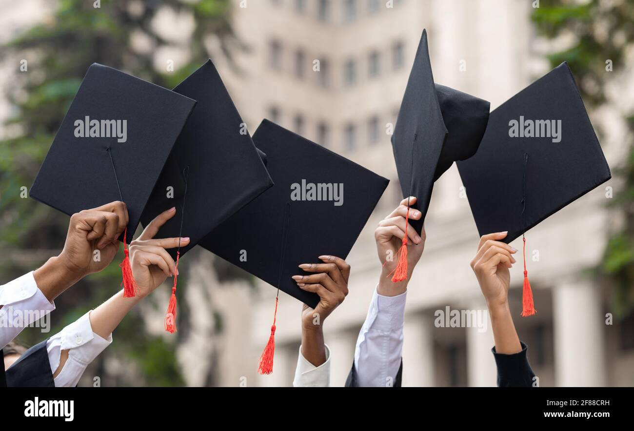 Students graduating caps hi-res stock photography and images - Alamy