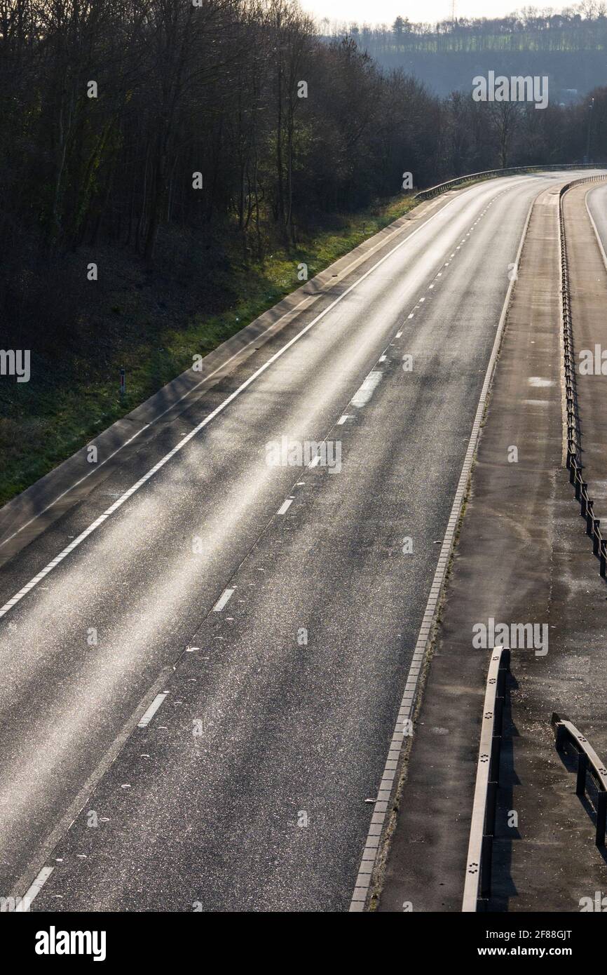 Empty road and pollution hi-res stock photography and images - Alamy