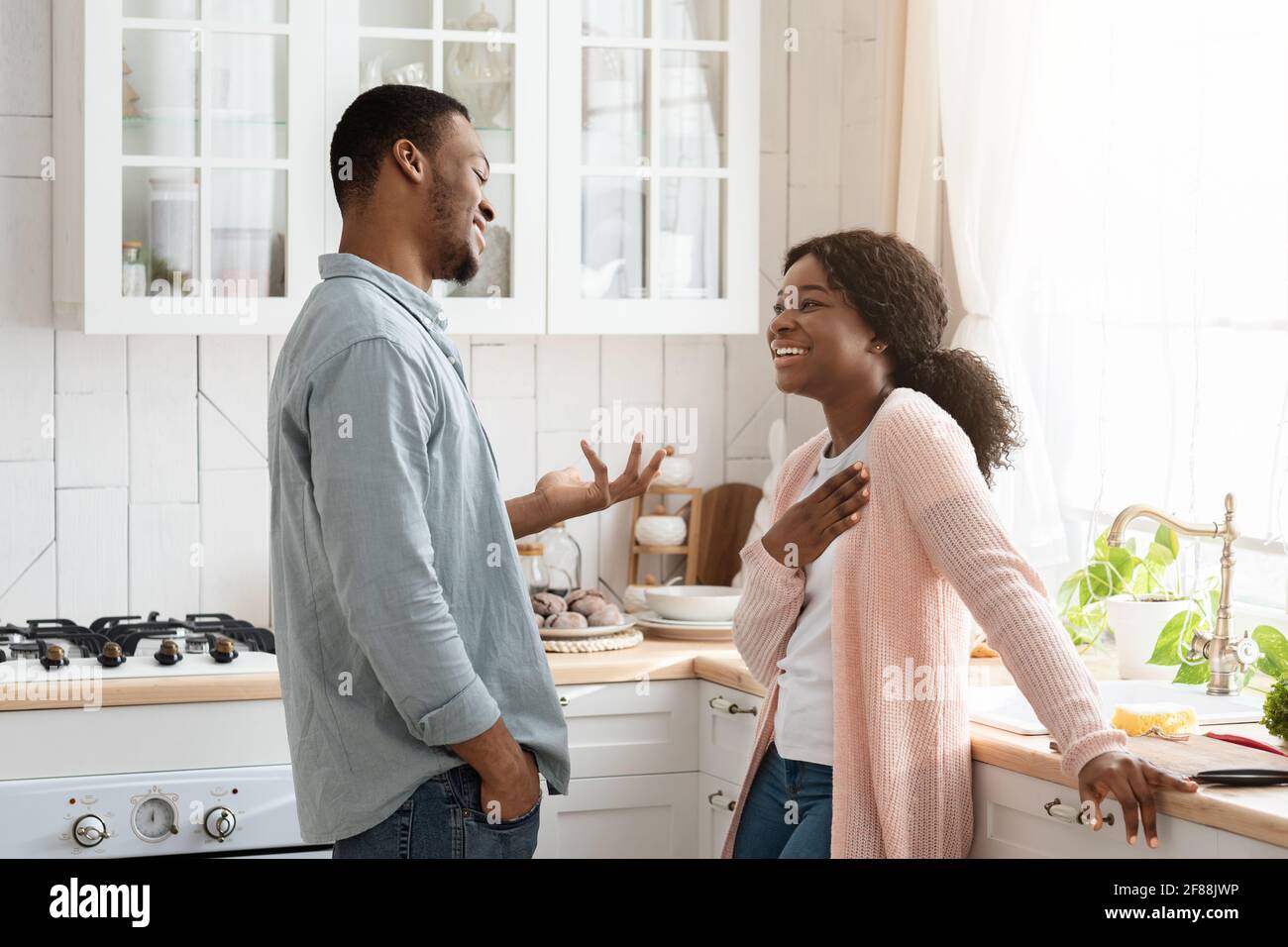 Communication between family hi-res stock photography and images - Alamy