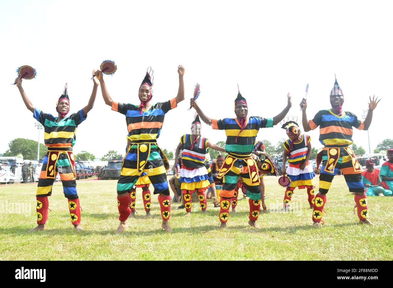 Troupes hi-res stock photography and images - Alamy