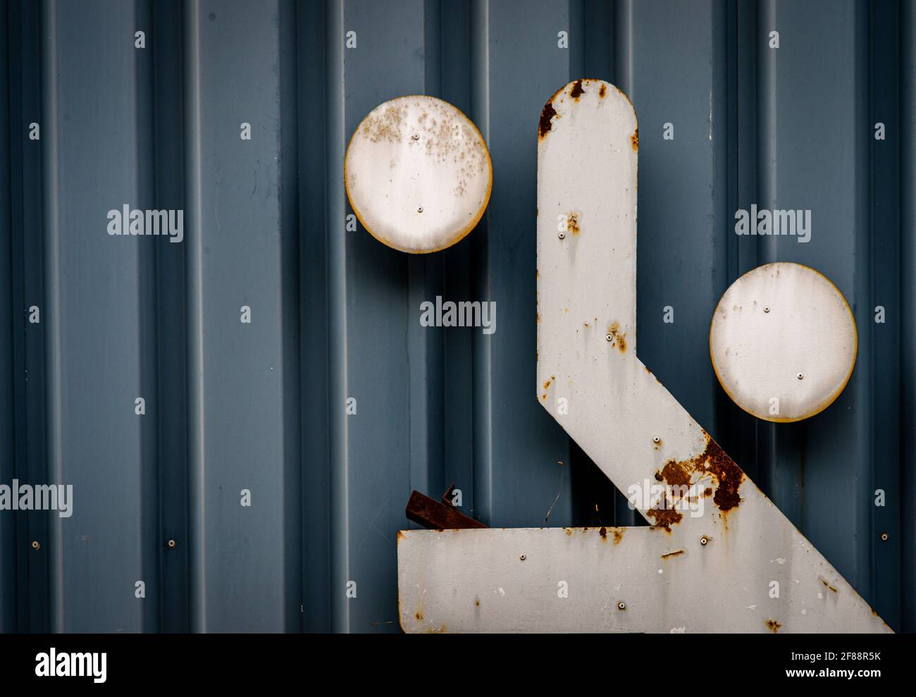 Blue and rust background hi-res stock photography and images - Alamy