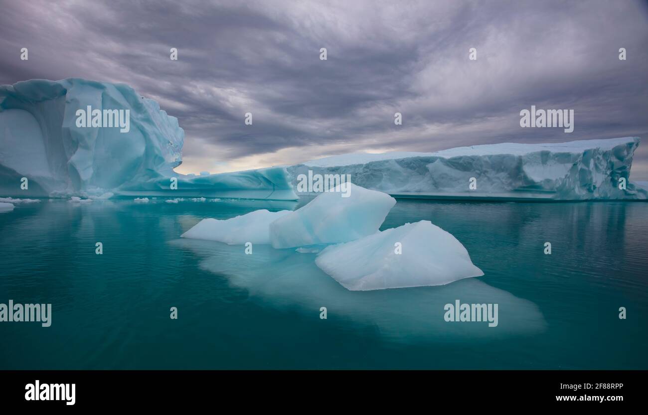 Canadian arctic glacier hi-res stock photography and images - Alamy