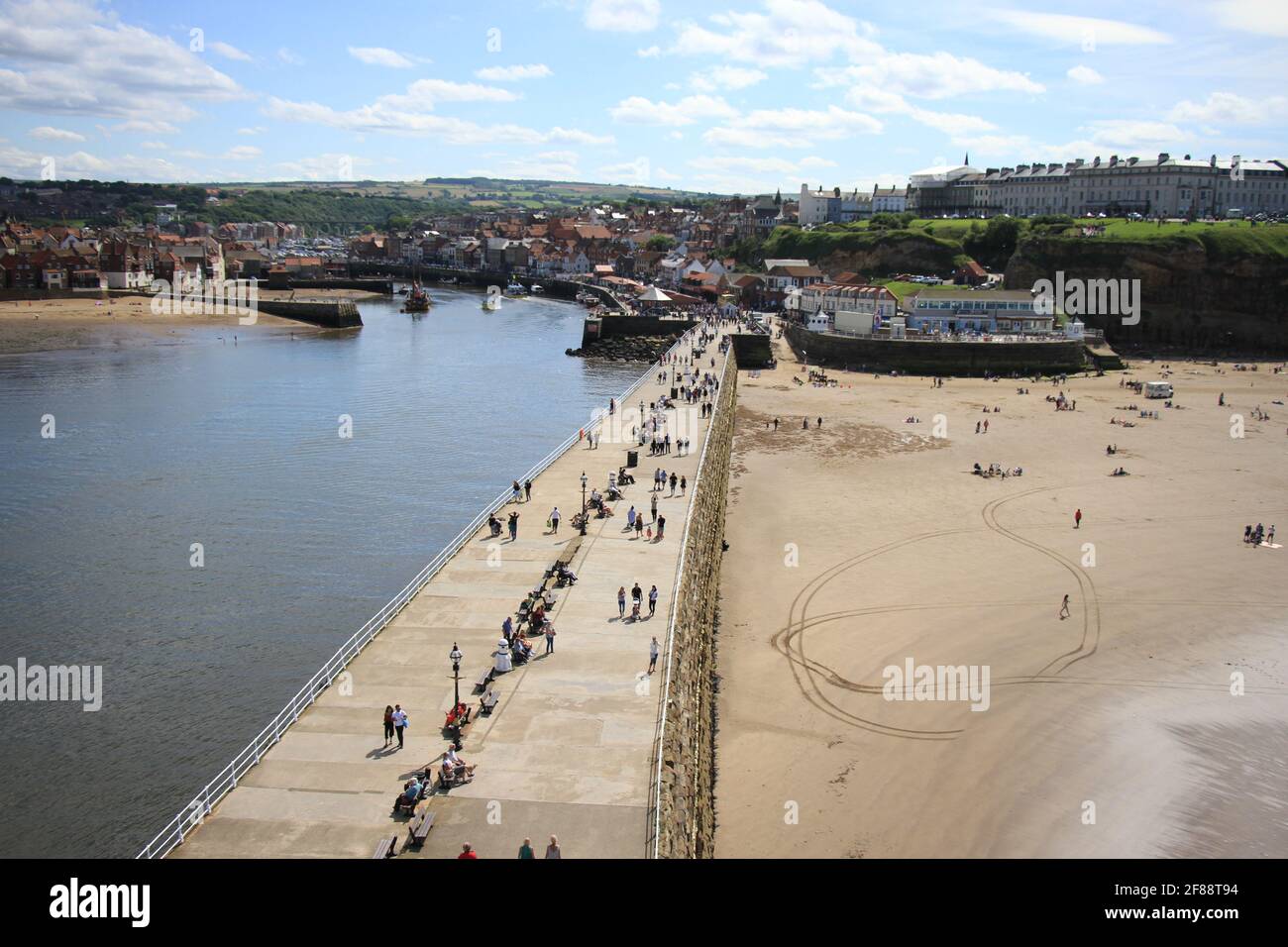 Whitby gothic 2017 hi-res stock photography and images - Alamy
