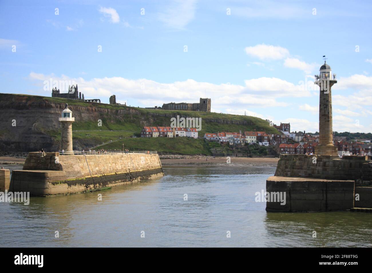 Whitby gothic 2017 hi-res stock photography and images - Alamy