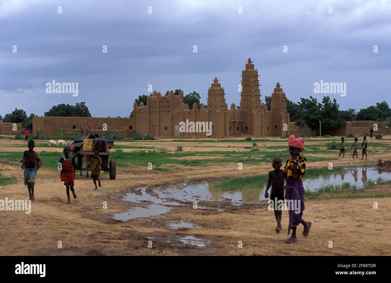 Mosque of mopti hi-res stock photography and images - Alamy