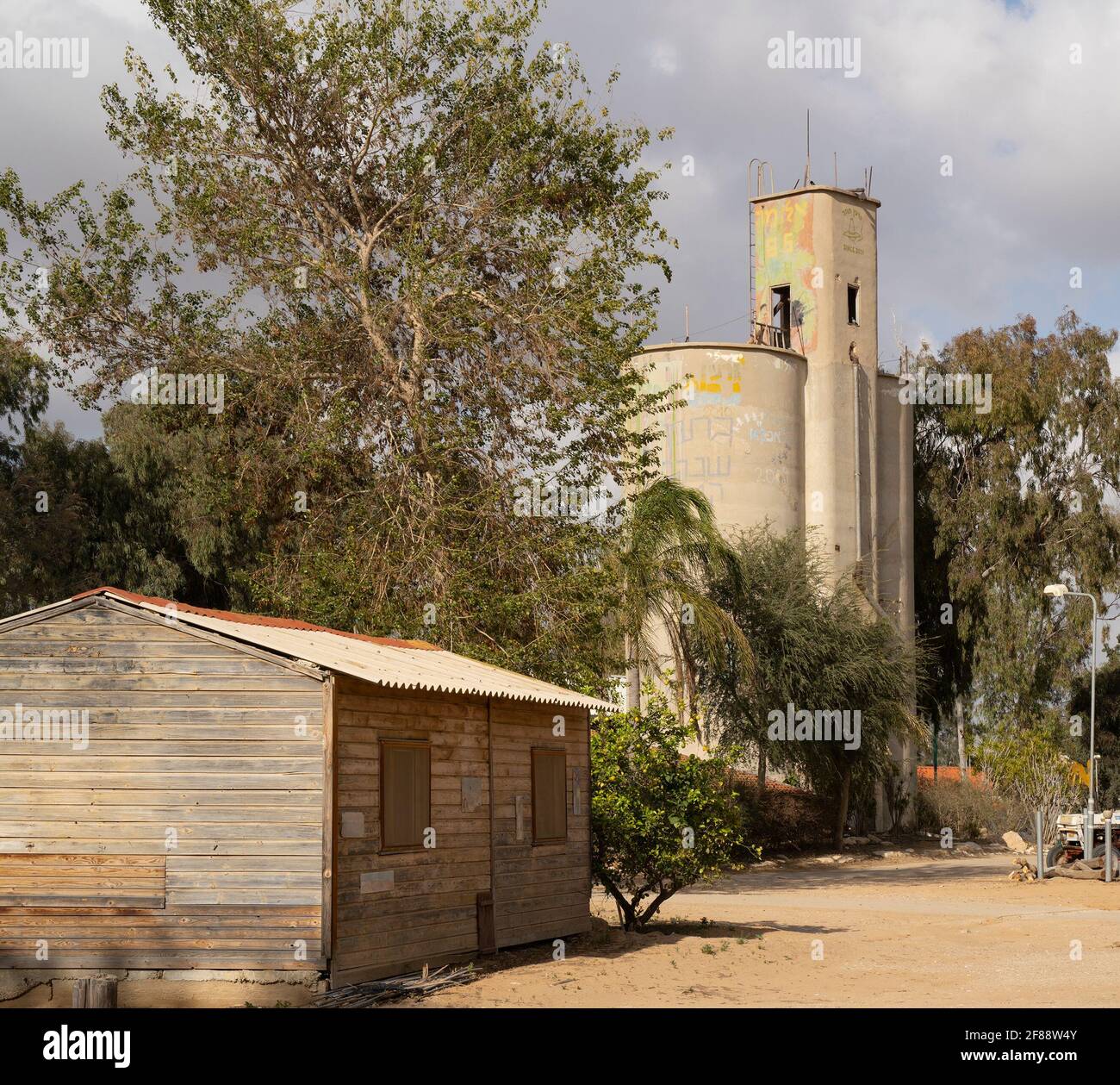 Tze'elim, Israel - March 12th, 2021: Historic cabin and silo in a ...