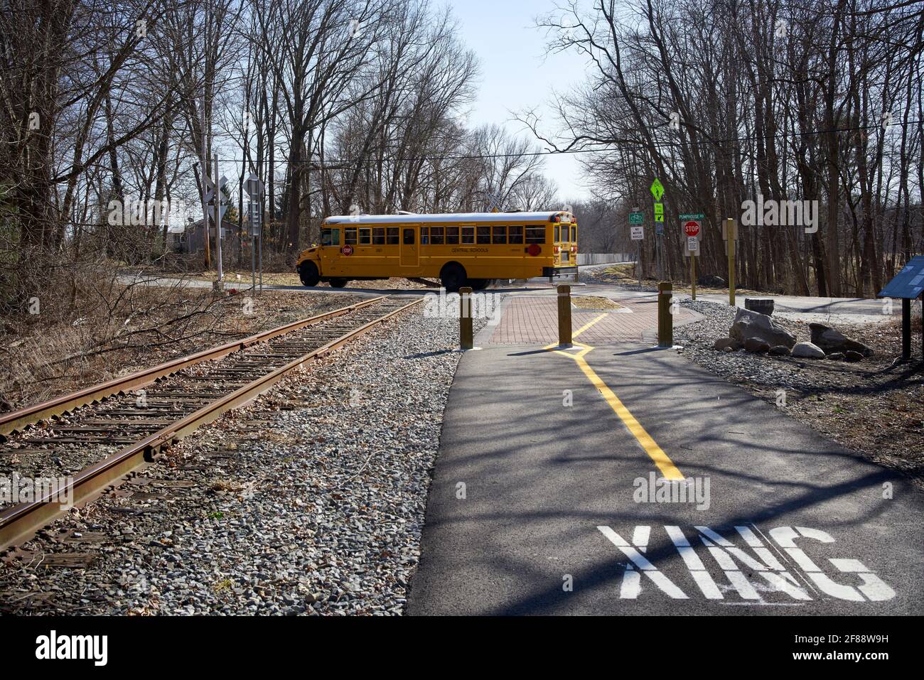 Horizontal Schoolbus High Resolution Stock Photography and Images - Alamy