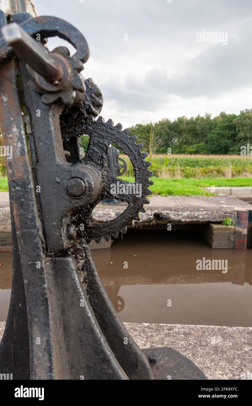 Greased gears hi-res stock photography and images - Alamy