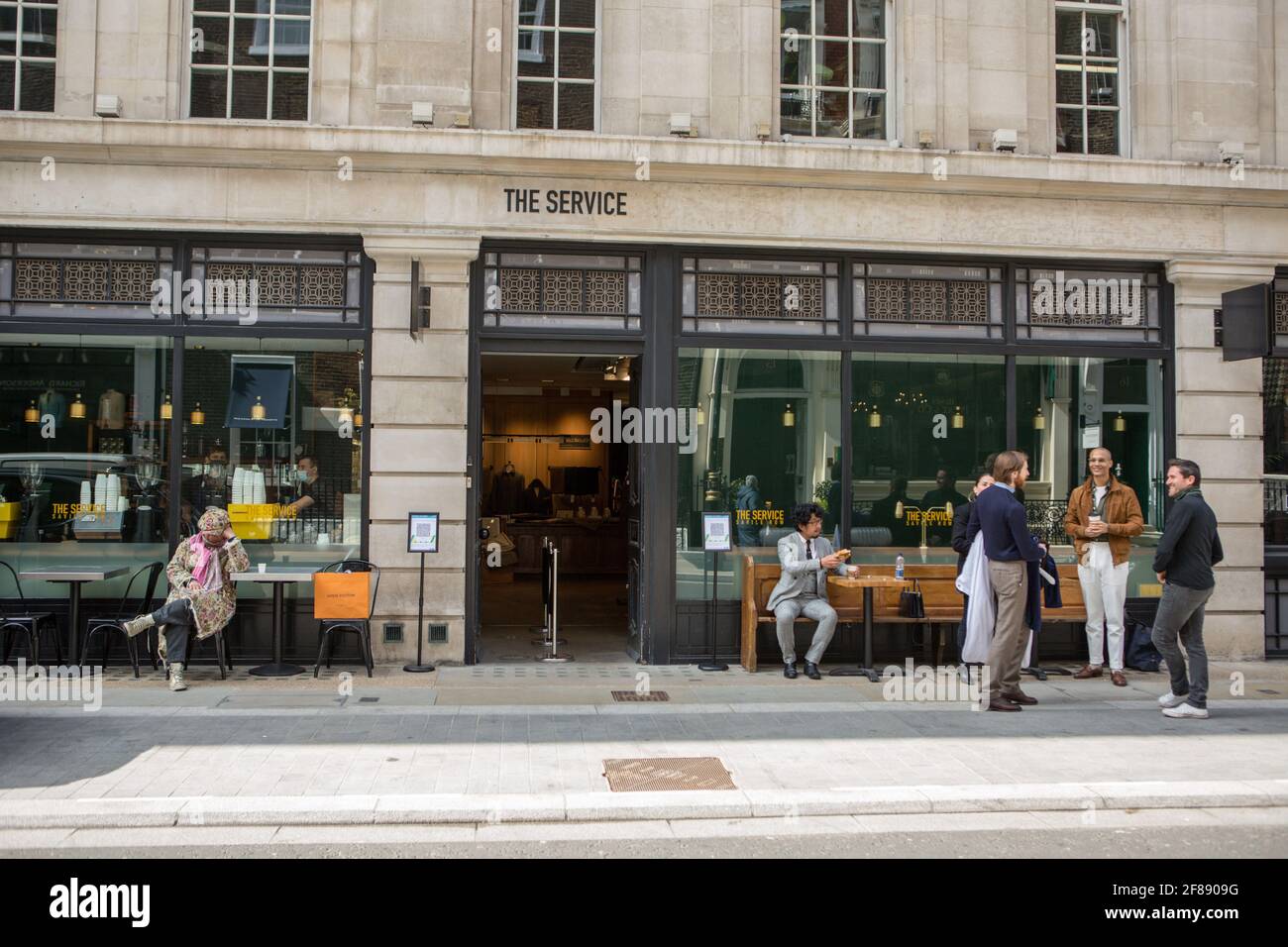The service in savile row hi-res stock photography and images - Alamy