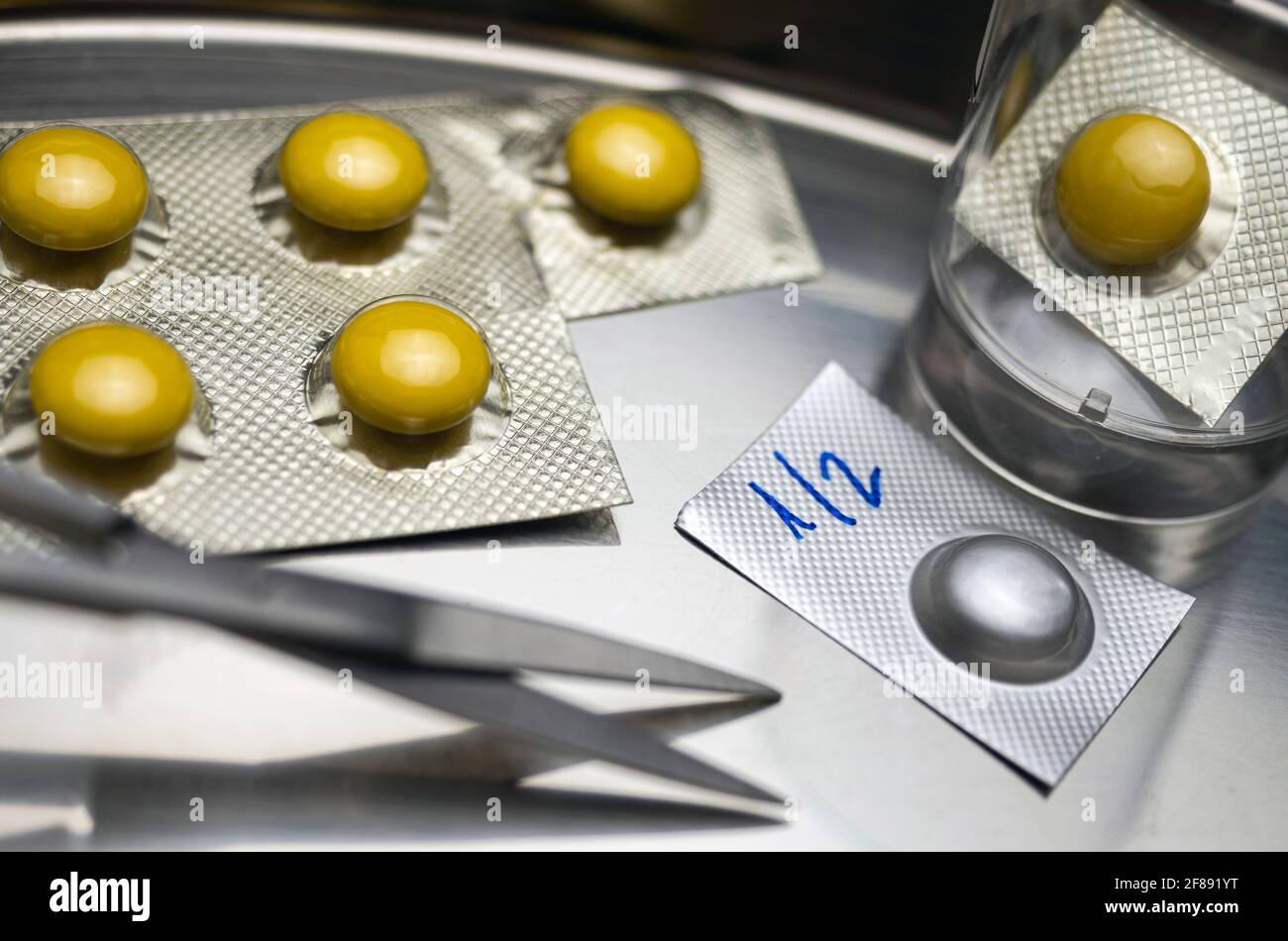 Medication blister pack hi-res stock photography and images - Alamy