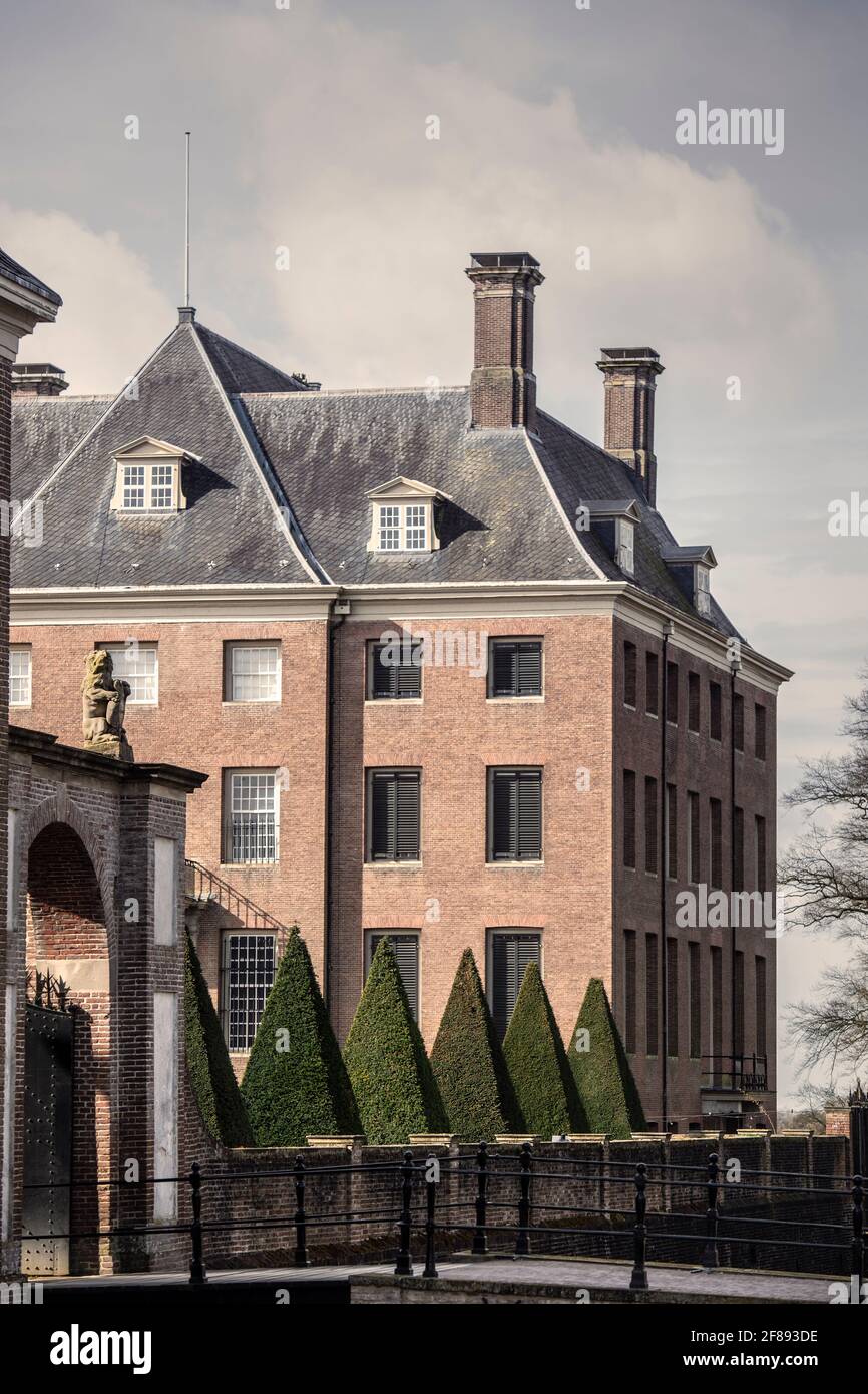 17th century castles hi-res stock photography and images - Alamy